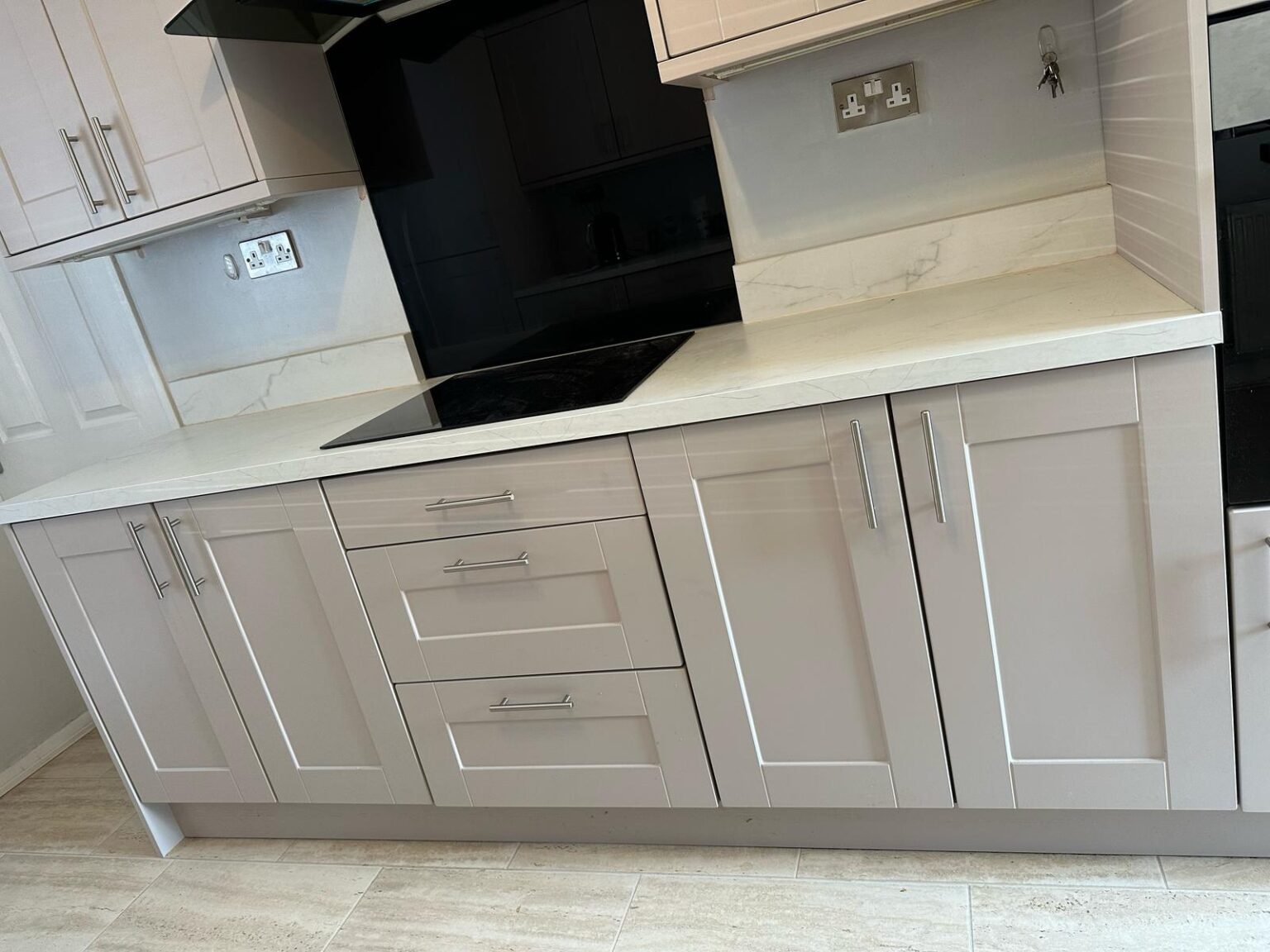 Carrera Gold Quartz Worktop | Quartzize